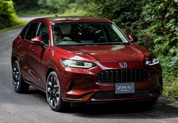 【最新モデル試乗】まるでスポーツカー！ ホンダZR-Vの爽快パフォーマンスに驚愕 - カー・アンド・ドライバーonline [CAR and DRIVER]