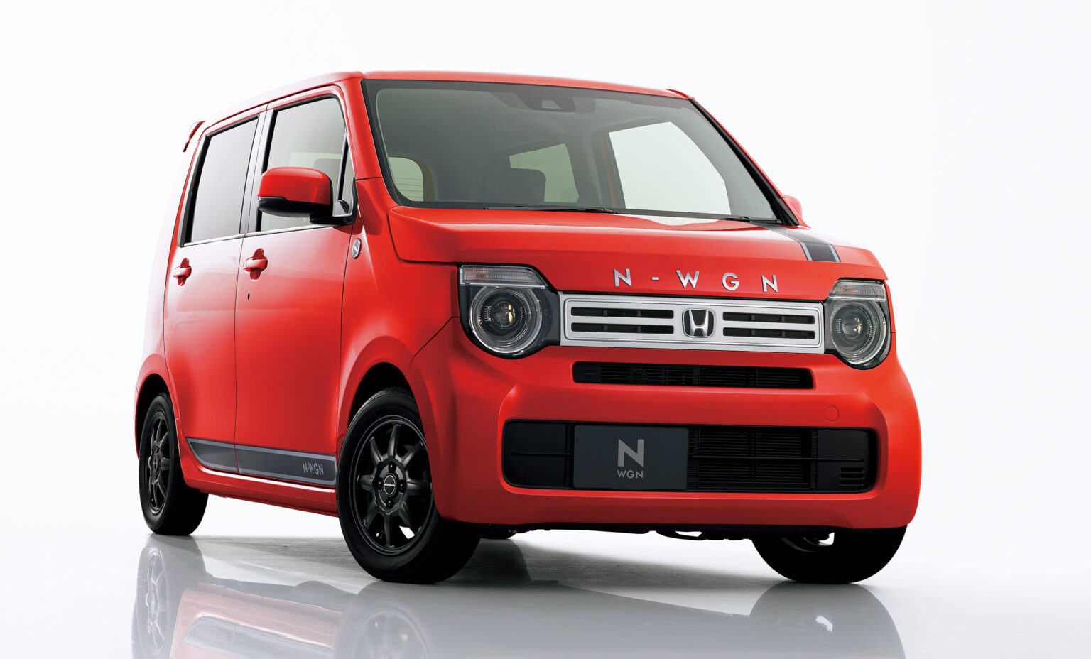 3つのエクステリアコーディネートで楽しもう。マイナーモデルチェンジしたホンダ「N-WGN」用純正アクセサリー発売 - カー・アンド・ドライバーonline [CAR and DRIVER]