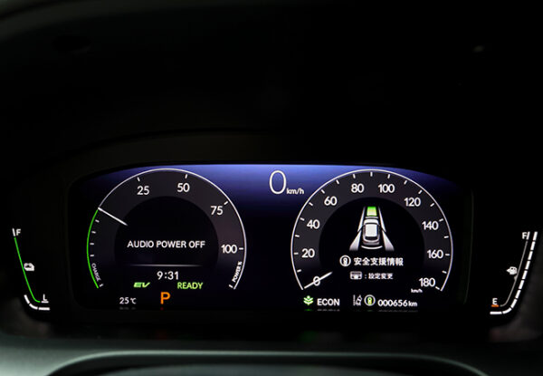 【最新モデル試乗】まるでスポーツカー！ ホンダZR-Vの爽快パフォーマンスに驚愕 - カー・アンド・ドライバーonline [CAR and DRIVER]