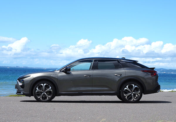 【最新モデル試乗】独創のコンセプトと造形。シトロエンC5Xはちょっぴりクラウン・クロスオーバーに似ていると評判。その快適性をズバリ診断 - カー・アンド・ドライバーonline [CAR ...