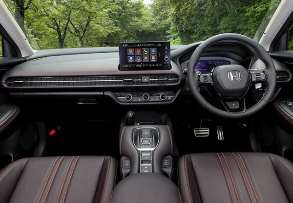 【最新モデル試乗】まるでスポーツカー！ ホンダZR-Vの爽快パフォーマンスに驚愕 - カー・アンド・ドライバーonline [CAR and DRIVER]