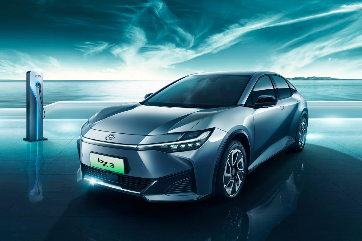 トヨタbZシリーズの第2弾となるEVセダンの「bZ3」が中国で初公開 - カー・アンド・ドライバーonline [CAR and DRIVER]