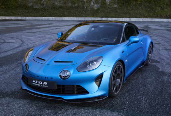 フェルナンド・アロンソ選手の名前を冠した限定車「アルピーヌA110R FERNANDO ALONSO」が日本上陸。販売台数は世界限定32台のうちの1台のみ - カー・アンド・ドライバー ...