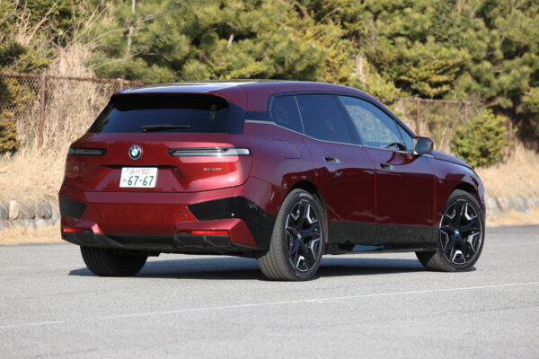 【いま買える最新BEV特集】BMW iX - カー・アンド・ドライバーonline [CAR and DRIVER]