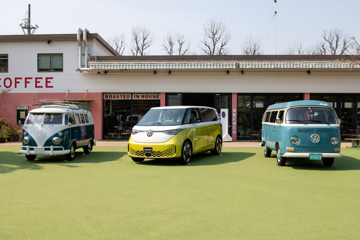 VWタイプ2をオマージュしたEVミニバン「ID.Buzz」の日本導入が決定 - カー・アンド・ドライバーonline [CAR and DRIVER]