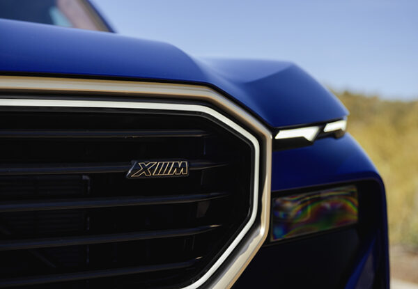 【最新モデル試乗】新世代BMW・Mの象徴、XMの圧倒的な存在感とパワーに大興奮! - カー・アンド・ドライバーonline [CAR and ...
