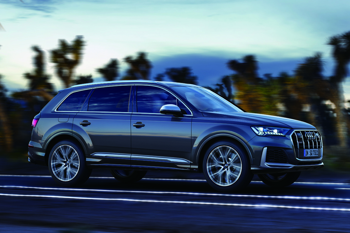 アウディQ7／Q8のSモデル「SQ7」「SQ8」が日本初登場 - カー・アンド・ドライバーonline [CAR and DRIVER]