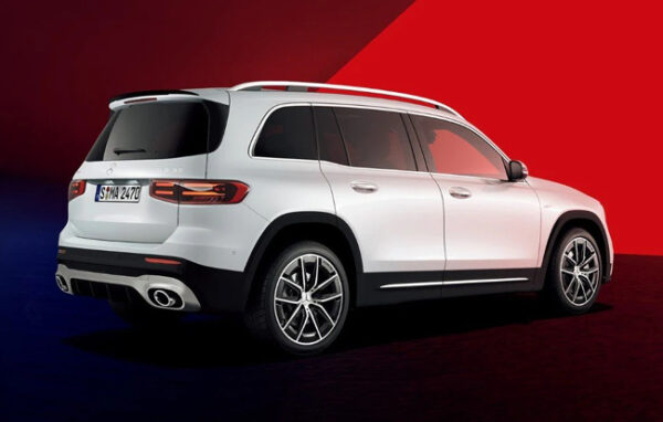 メルセデス・ベンツGLBの高性能バージョン「メルセデスAMG GLB 35 4MATIC」がマイナーチェンジ - カー・アンド・ドライバーonline [CAR and DRIVER]