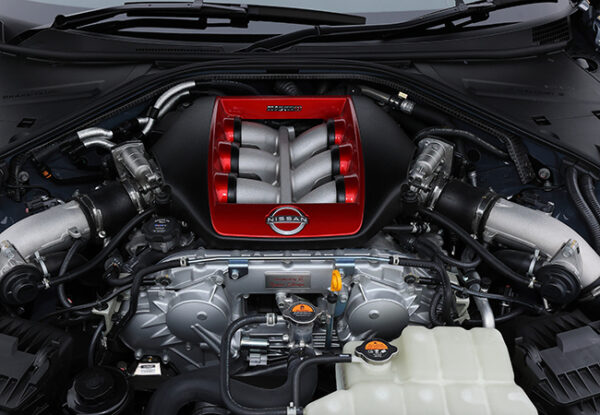 【最新モデル試乗】2024年モデルは圧倒的な速さと一体感を実現。進化するR35・日産GT-Rニスモの深世界 - カー・アンド・ドライバー ...