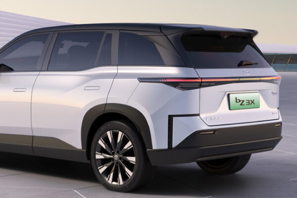 トヨタの新世代BEV「bZ3C」「bZ3X」が北京モーターショー2024で初公開 - カー・アンド・ドライバーonline [CAR and DRIVER]