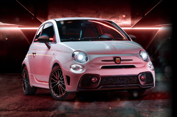 アバルトF595／695の現行ガソリンモデルの日本向け生産が終了 - カー・アンド・ドライバーonline [CAR and DRIVER]