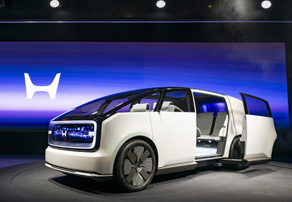 Hondaの次世代BEV「0シリーズ・SALOON」が権威ある2024年レッド・ドット・デザイン賞／デザインコンセプト部門で「ベスト・オブ ...