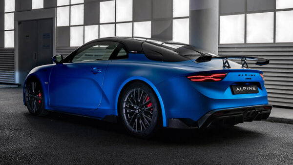アルピーヌA110Rの特別仕様車「A110Rチュリニ」の3回目の受注が台数と期間を制限せずにスタート - カー・アンド・ドライバーonline [CAR and DRIVER]