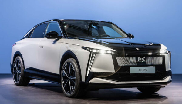 DSオートモビルの新しいフラッグシップEV「DS N°8（ナンバー8）」が欧州で受注開始 - カー・アンド・ドライバーonline [CAR ...