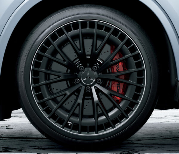 メルセデス・ベンツGLCのBSG搭載スポーツモデル「メルセデスAMG GLC43 4MATIC」と「メルセデスAMG GLC43 4MATIC ...