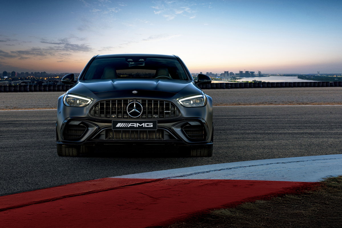 ただならぬ存在感――メルセデスAMG C63 S E PERFORMANCEの特別限定モデル「Edition Peak」が日本上陸 - カー ...