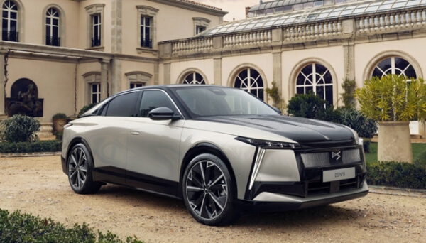 DSオートモビルの新しい旗艦EV「DS N°8」が本年秋以降の日本発売に先駆けて全国の各ディーラーで順次ロードショー展示 - カー・アンド ...
