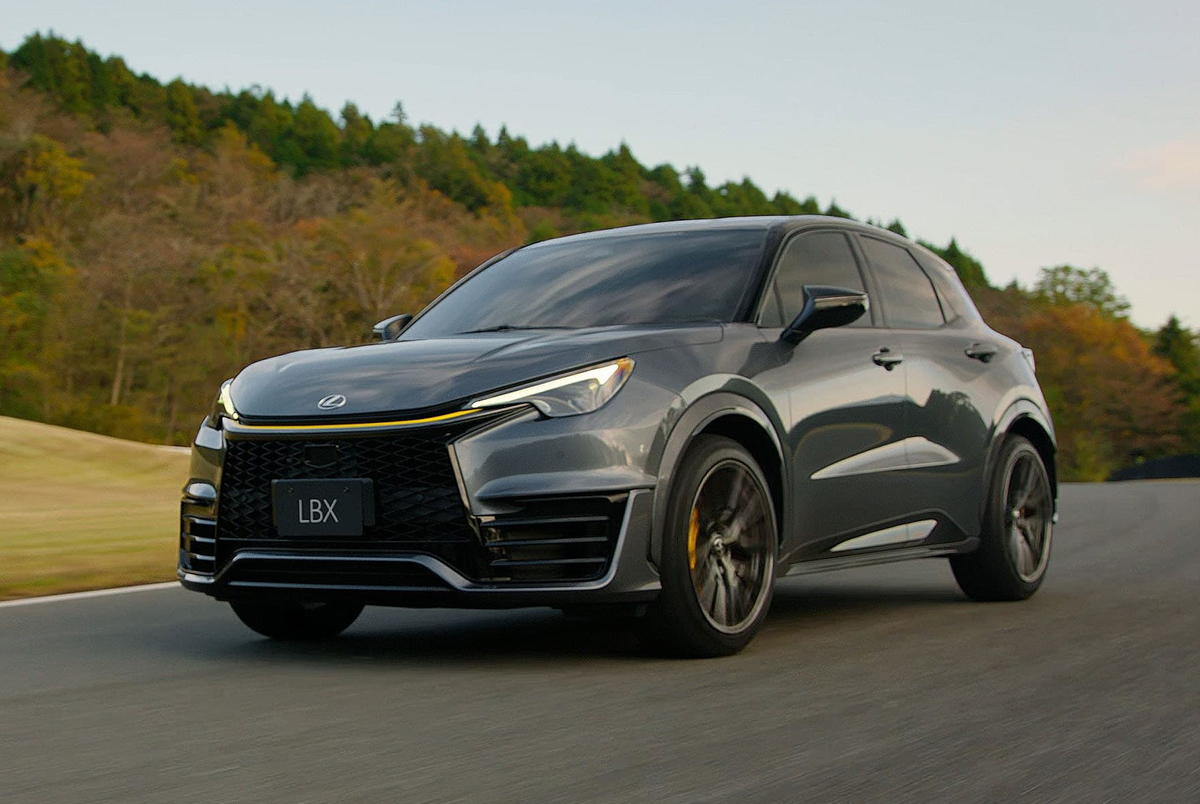 レクサスLBX MORIZO RRの特別仕様車“Original Edition”が限定100台で登場 - カー・アンド・ドライバーonline [CAR and DRIVER]