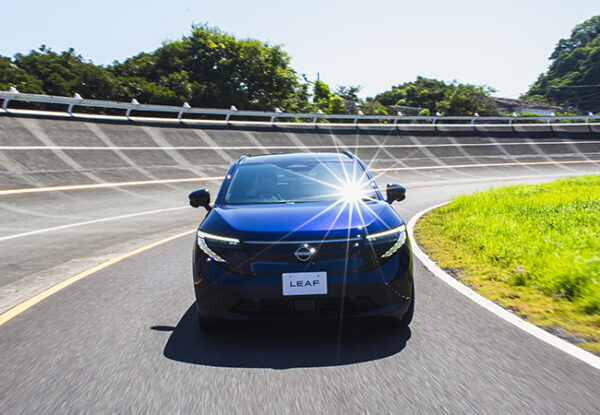 【最新モデル試乗】日産リーフが世界をリードするBEVに大変身。航続距離は702kmを達成。すべてが考え抜かれている - カー・アンド・ドライバーonline [CAR and DRIVER]