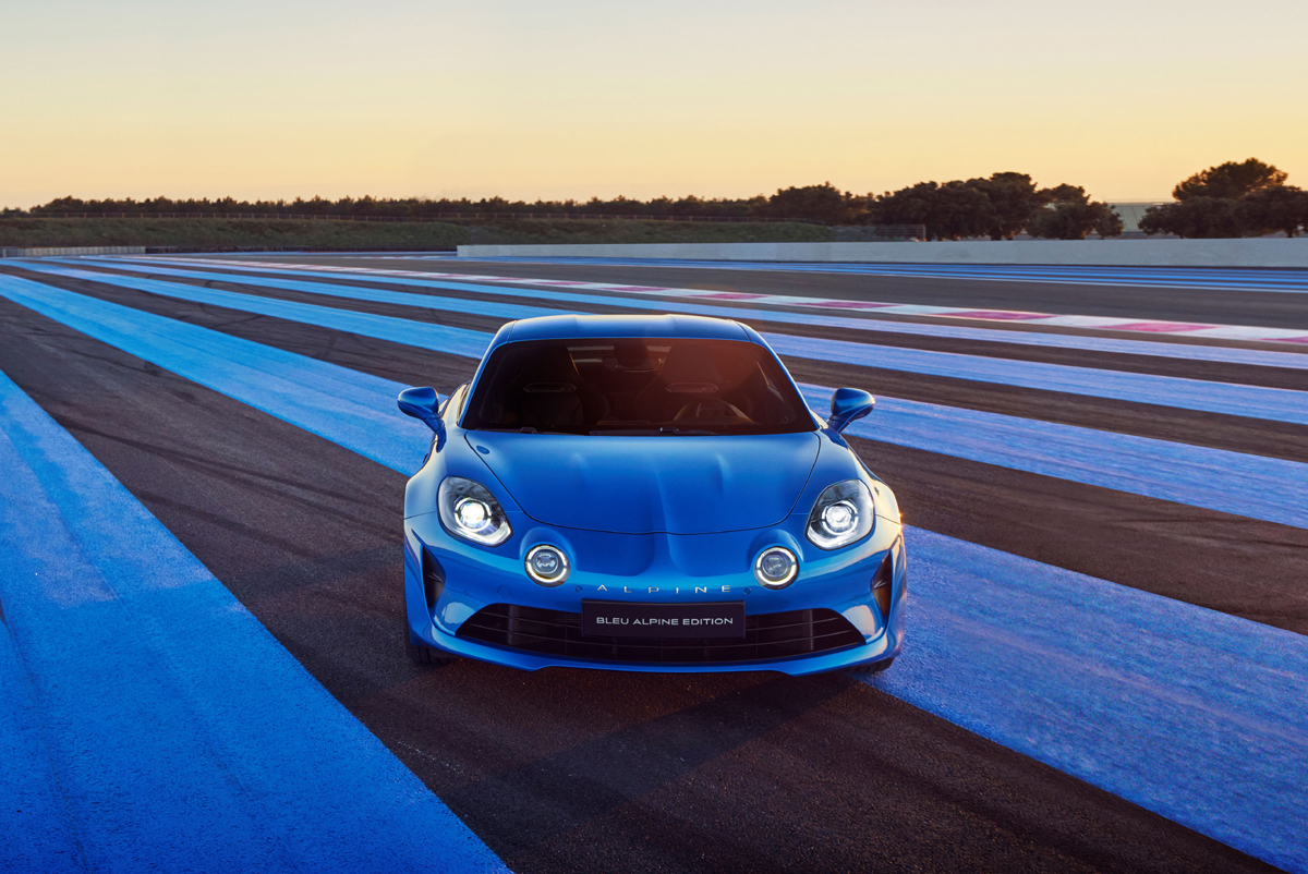 現行アルピーヌA110の最後の日本オリジナル限定車「A110 BLEU ALPINE EDITION」が登場 - カー・アンド・ドライバー ...